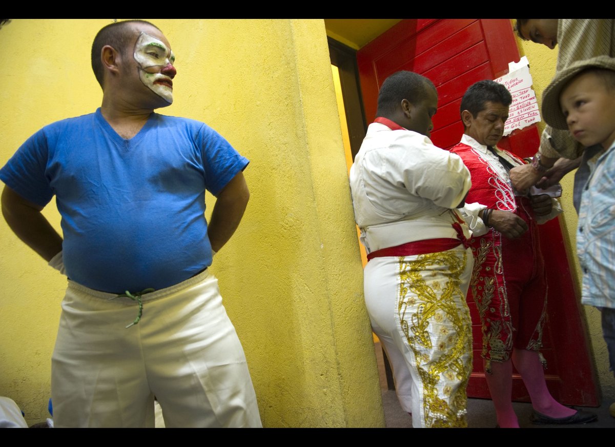 Dwarf Bull Fighters In Latin America Challenge Perceptions (PHOTOS ...