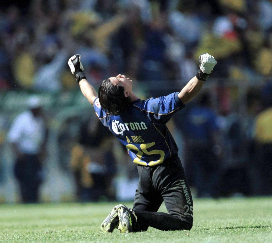 Adolfo Ríos llega a salvar al Querétaro | HuffPost