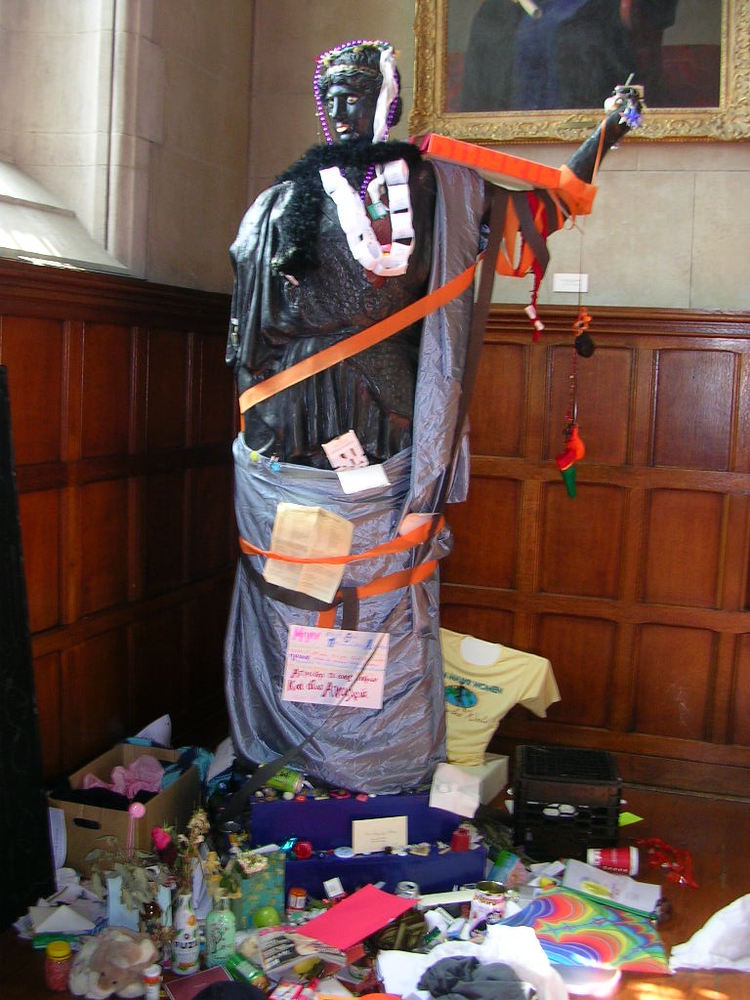 The Most Loved Statues On College Campuses | HuffPost