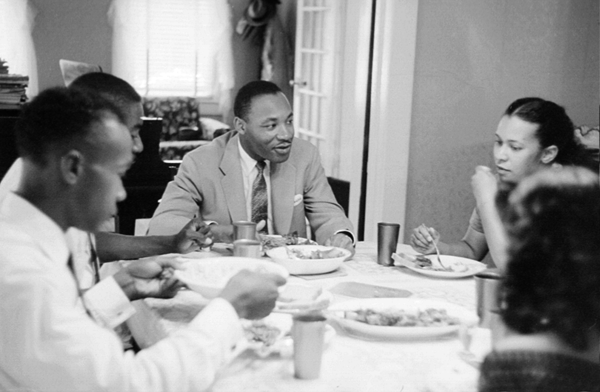 These Incredible Family Photos of MLK Show A Side Of Him That Will Warm ...