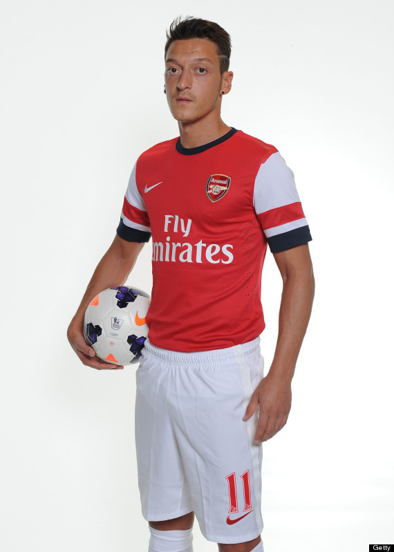 Arsenal Sign Mesut Özil From Real Madrid For £42.4m (PICTURES ...