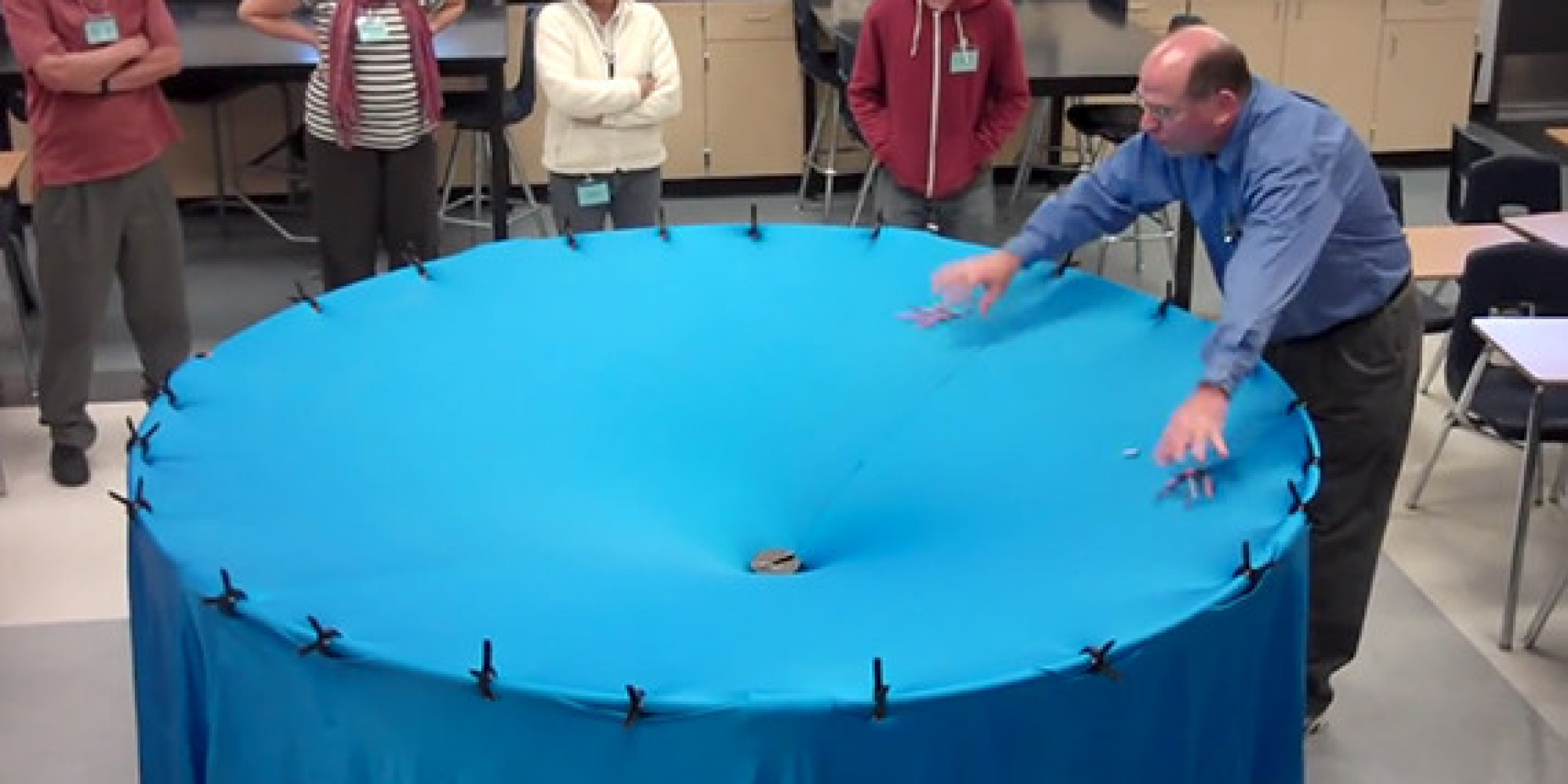 Awesome Physics Teacher Dan Burns Explains Gravity In A Way Anyone Can ...