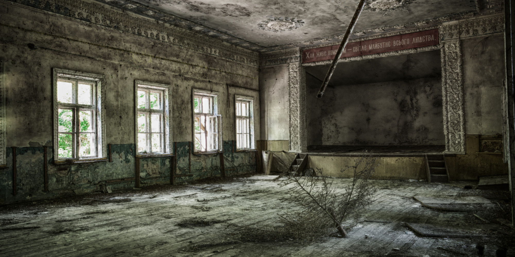 Dark Tourism Comes to Ukraine: Before and After Photos of Chernobyl ...