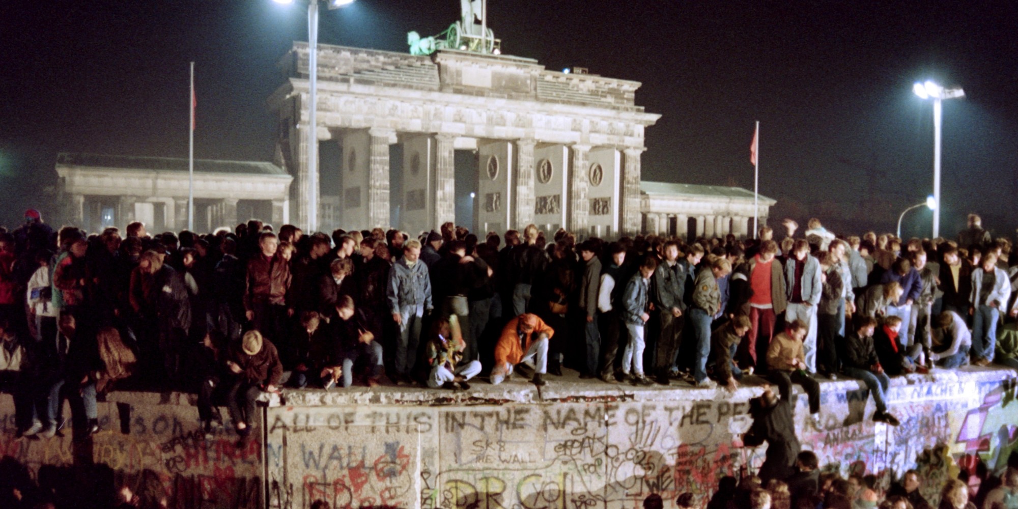 It s Been 25 Years Since The Fall Of The Berlin Wall These 16 Photos