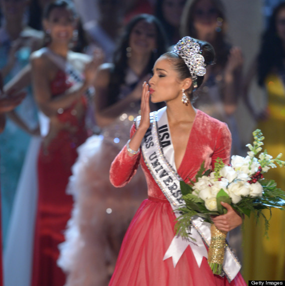 Pictures Of The Week: Sandy Hook Funerals, The Queen Attends Cabinet ...